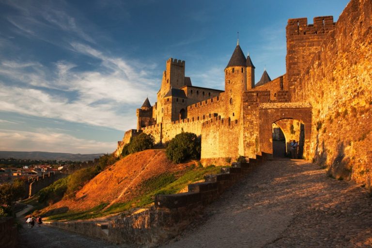 Monument sud de la France : les sites incontournables à visiter ...